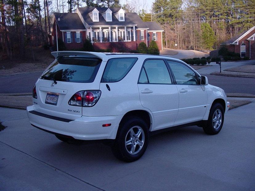 មកដឹងចំណុចពិសេស RX300 Coach Edition ដែល Lexus ផលិតក្នុងឆ្នាំ 2002 ...