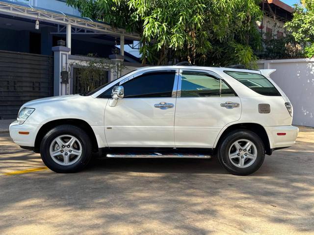 មកដឹងចំណុចពិសេស RX300 Coach Edition ដែល Lexus ផលិតក្នុងឆ្នាំ 2002 ...