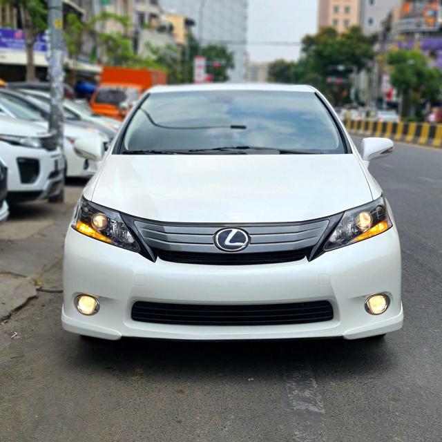 Lexus HS 250H បច្ចុប្បន្នធូរថ្លៃគួរសម ខណៈពីរឆ្នាំមុនខ្ទង់ ...