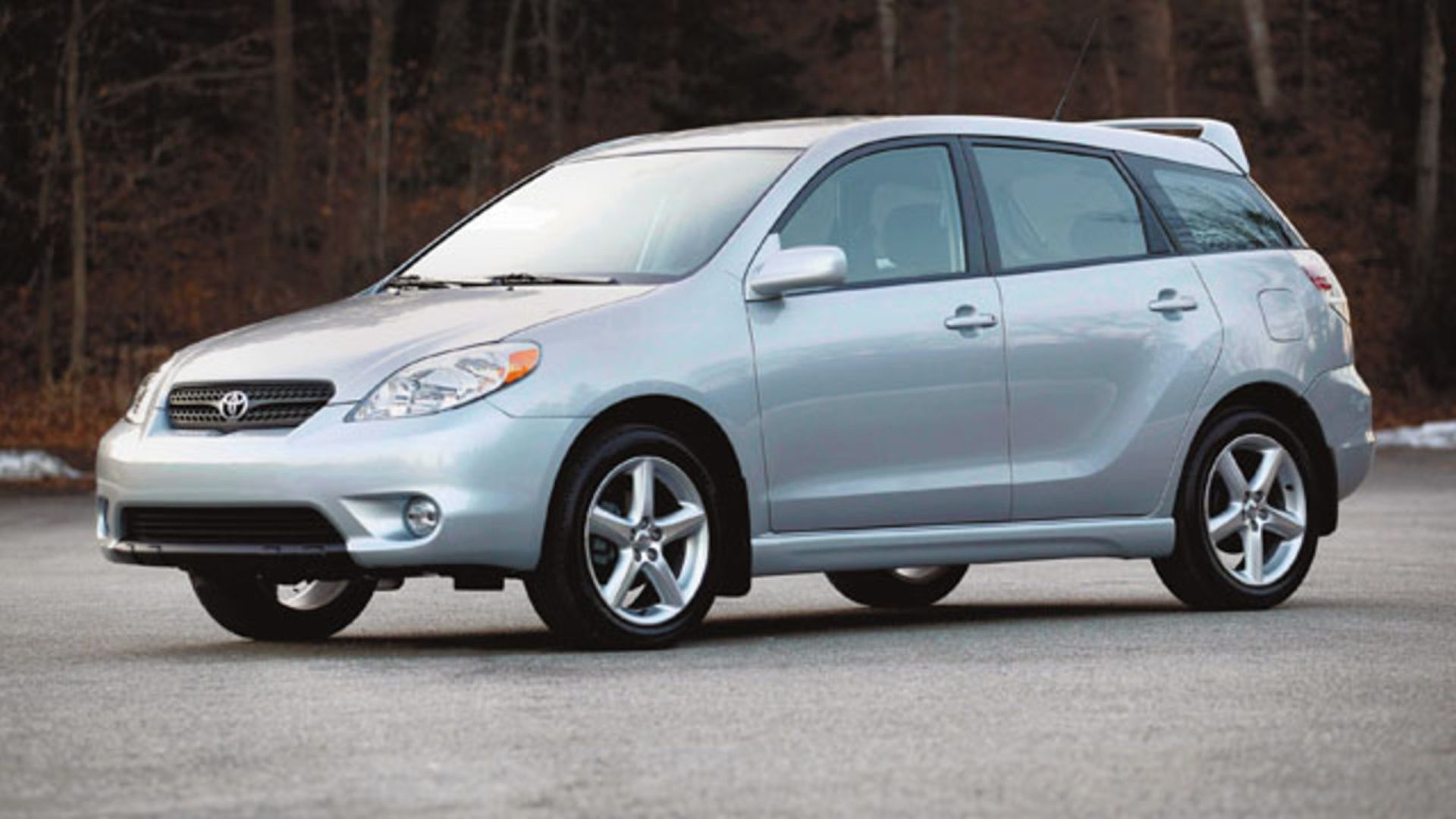 Toyota Matrix ទោះបីជាស្ងប់ស្ងាត់ តែតម្លៃនឹងល្អគ្រាន់បើ ...